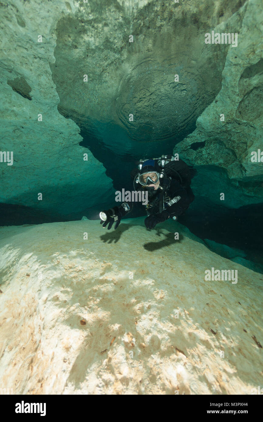 divers underwater caves diving Florida Jackson Blue cave USA Stock ...