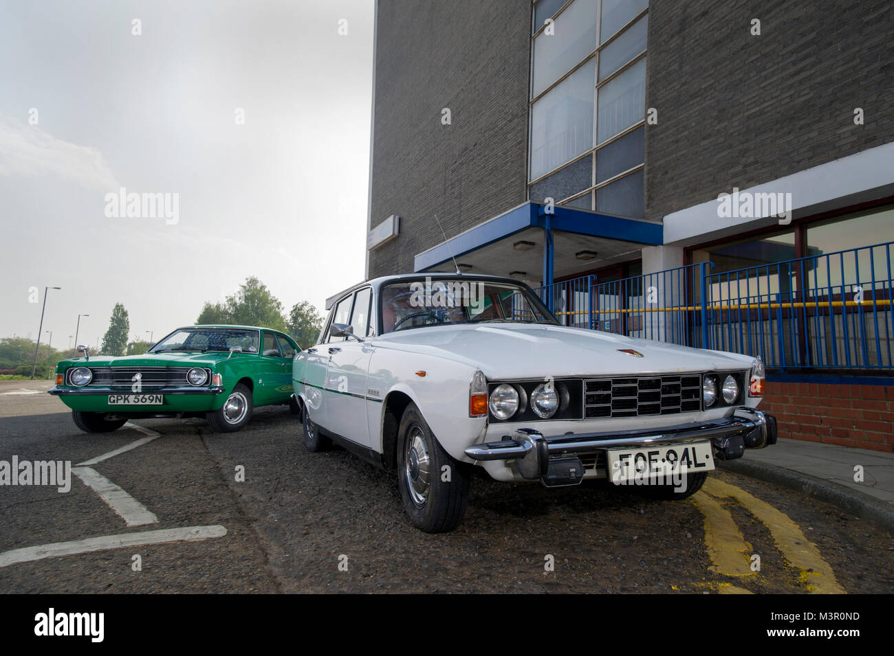 Blue collar vs white collar hi-res stock photography and images - Alamy