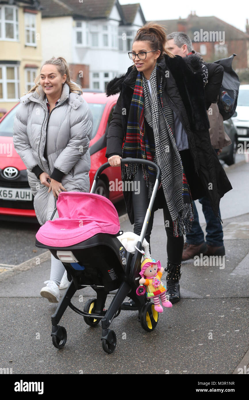 Ferne McCann takes out her daughter Sunday as she meets up with a ...