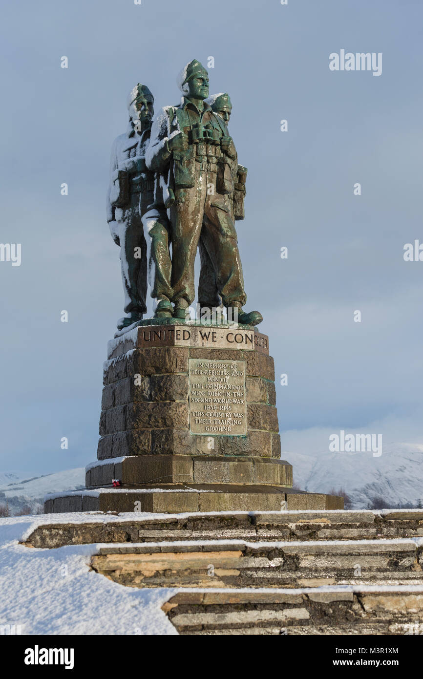 Commando memorial statue hi-res stock photography and images - Alamy