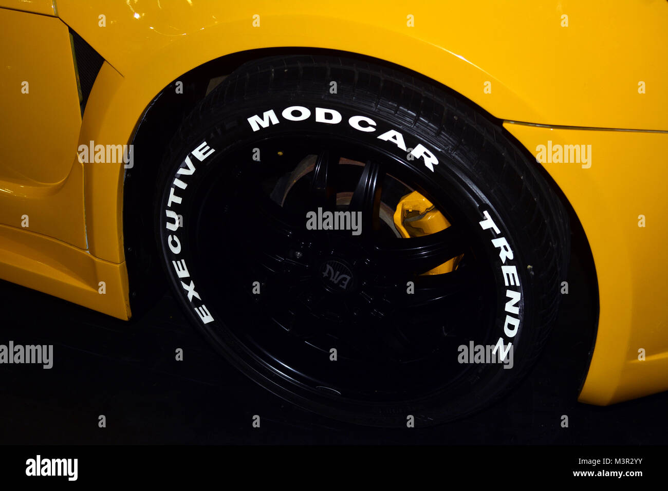 Back front horizontal hi-res stock photography and images - Alamy