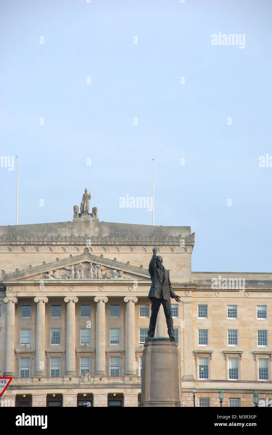 Statue of Edward Carson and Stormont (Northern Ireland parliament ...