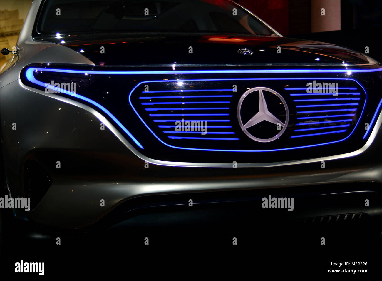 Mercedes bonnet hi-res stock photography and images - Alamy
