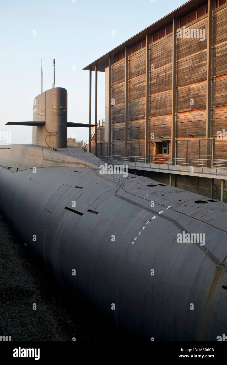 Atomic powered vessel hi-res stock photography and images - Alamy