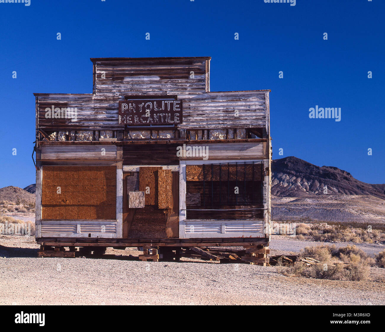 Mercantile store in Ryolite ghost town, USA Stock Photo - Alamy