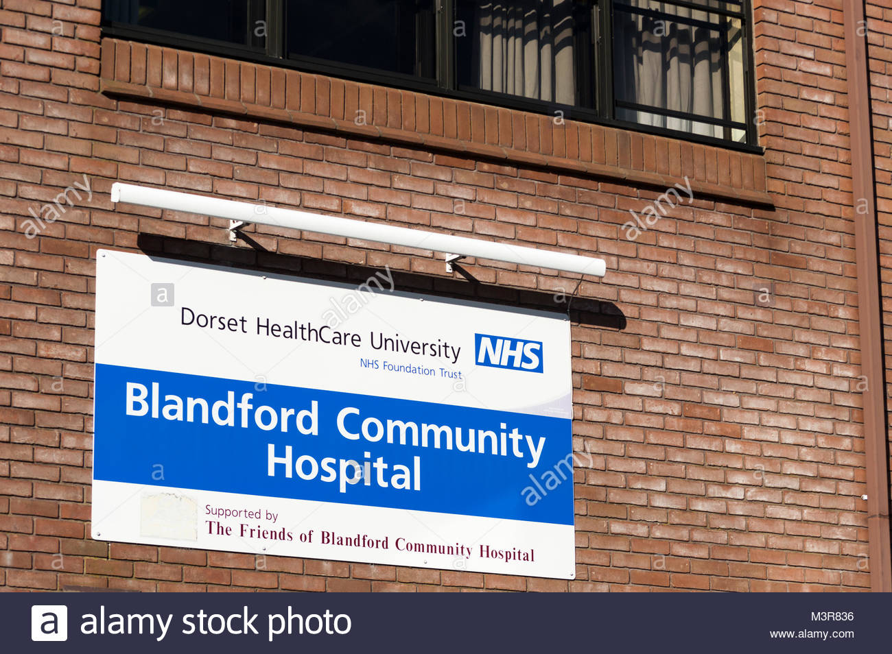 Hospital Sign Wall High Resolution Stock Photography and Images - Alamy