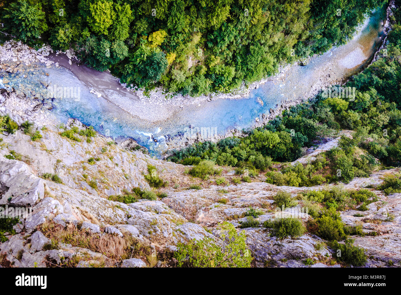 Blue mountain river hi-res stock photography and images - Alamy