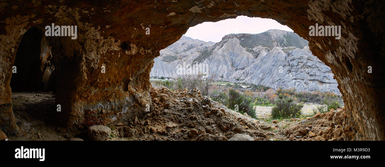 Desert cave hi-res stock photography and images - Alamy