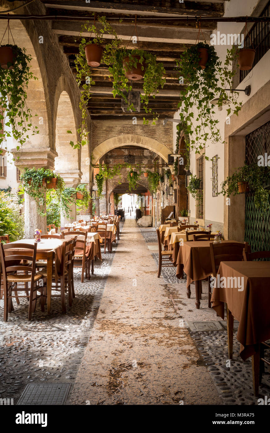 Restaurant in old town of Verona, Italy Stock Photo - Alamy