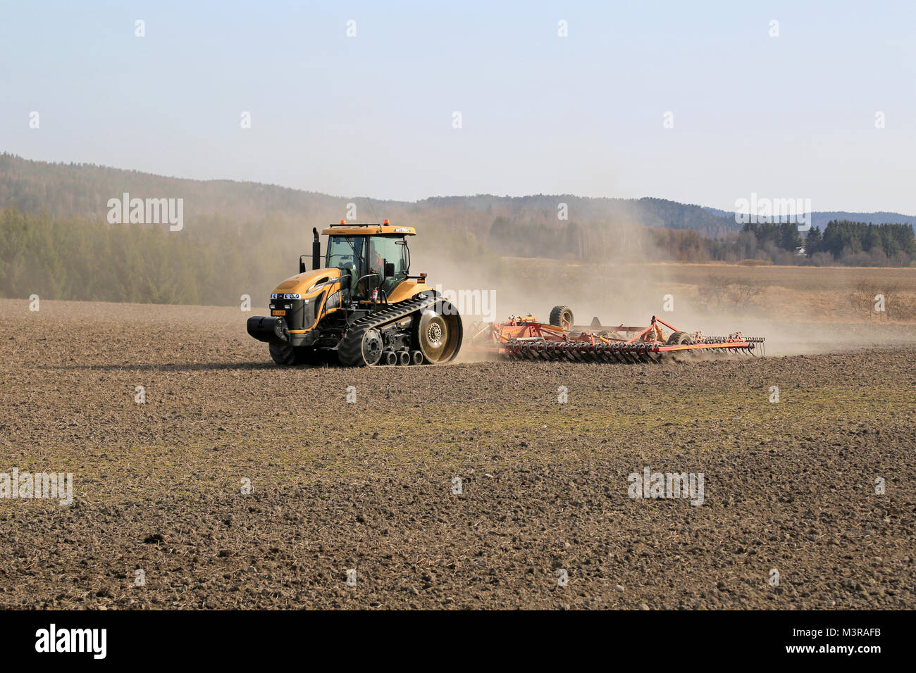 Cat challenger hi-res stock photography and images - Alamy