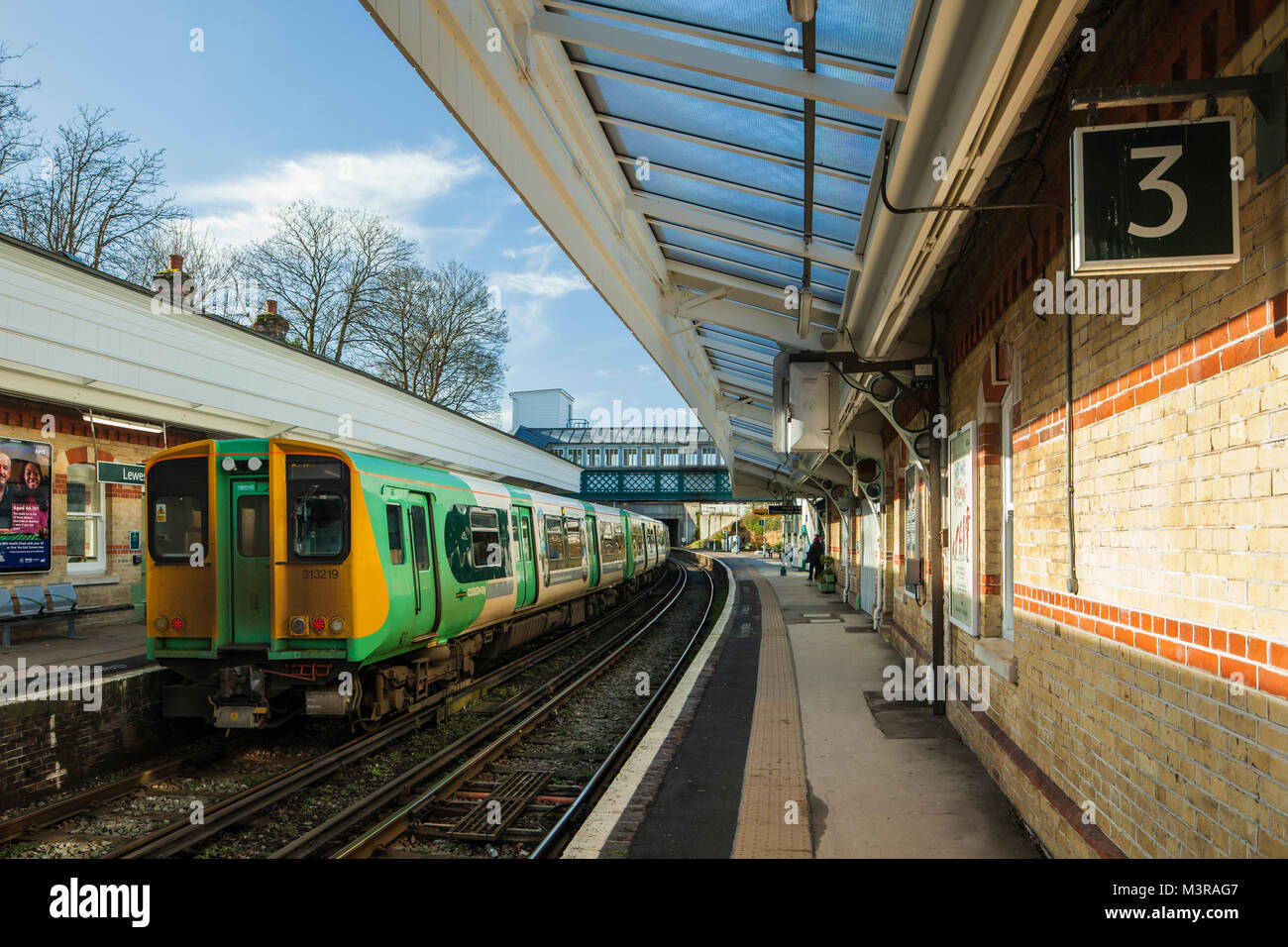 Train on Lewes station, East Sussex, England Stock Photo - Alamy