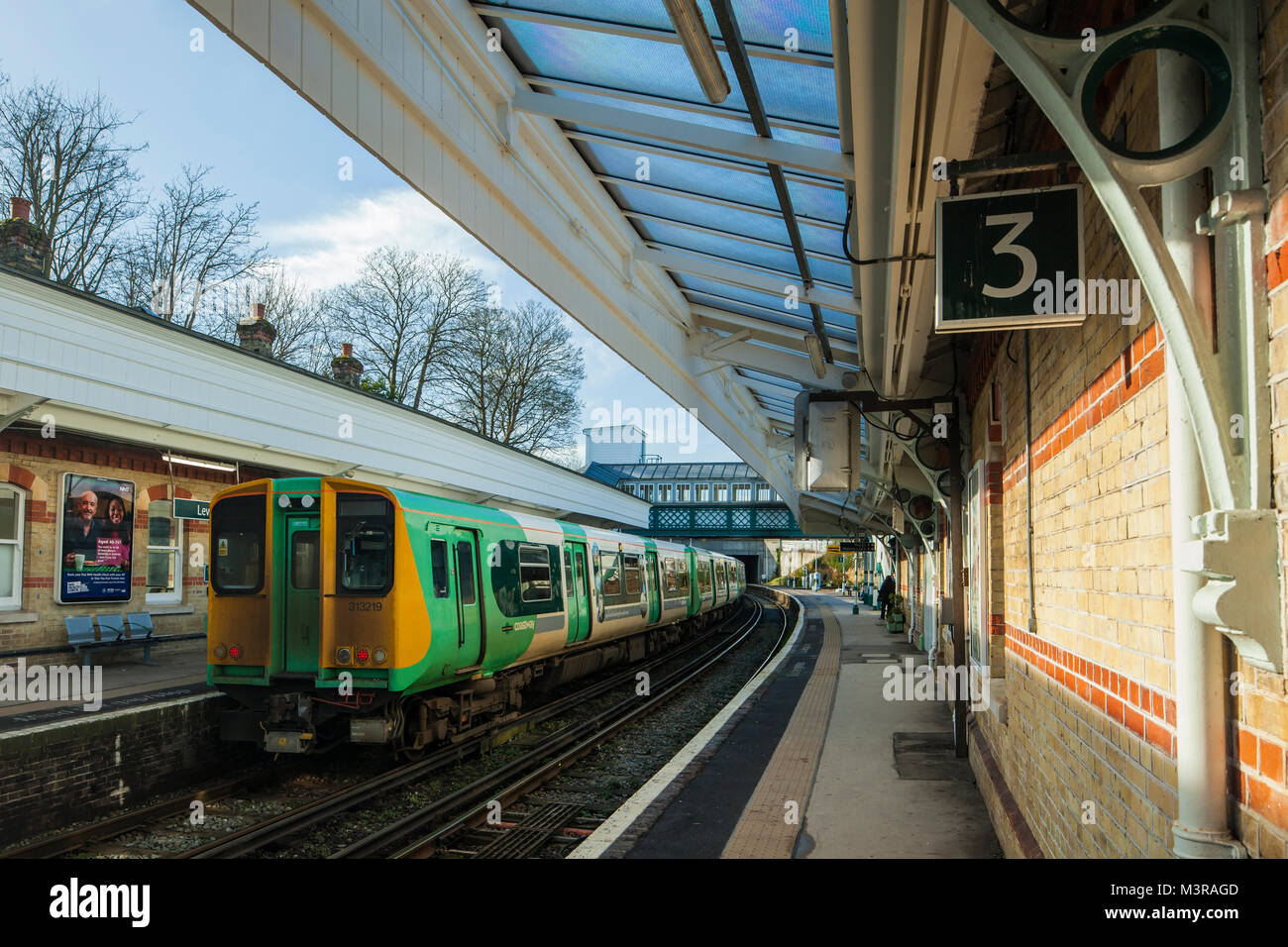 Train on Lewes station, East Sussex, England Stock Photo - Alamy