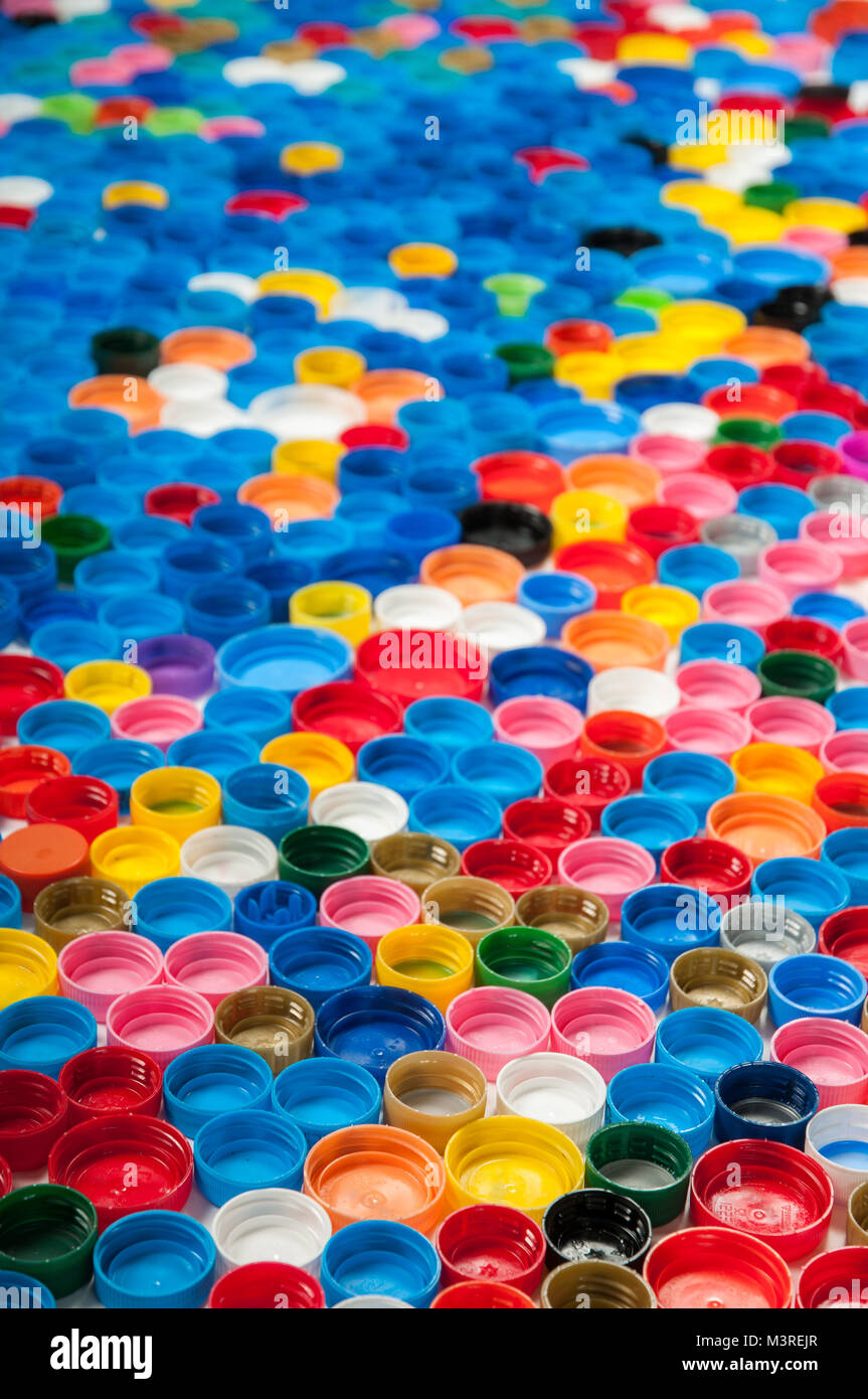 Bottles pattern hi-res stock photography and images - Alamy