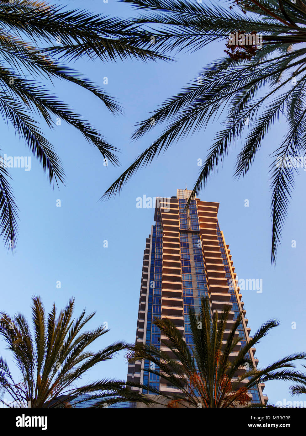 High Rise Builing High Resolution Stock Photography and Images - Alamy