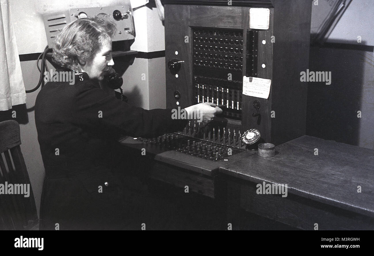 1950s switchboard operators hi-res stock photography and images - Alamy