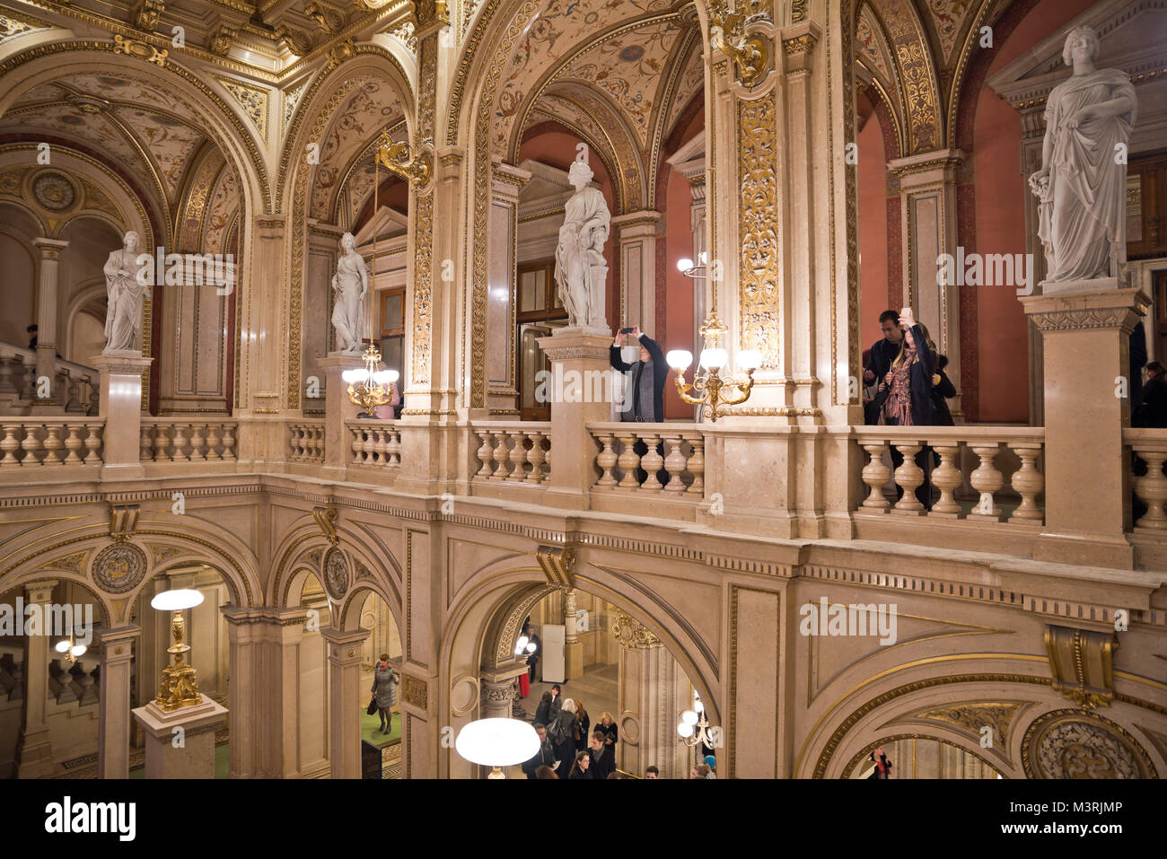 Vienna Opera House Interior Stock Photos & Vienna Opera House Interior ...