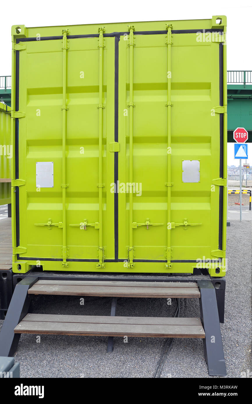 Shipping container doors hi-res stock photography and images - Alamy