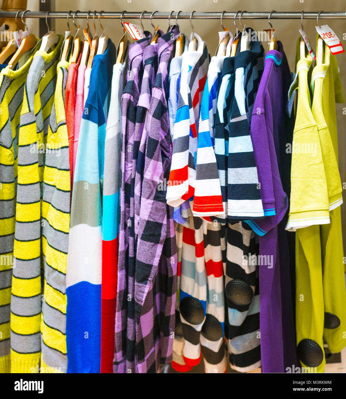Colorful clothe shop hi-res stock photography and images - Alamy