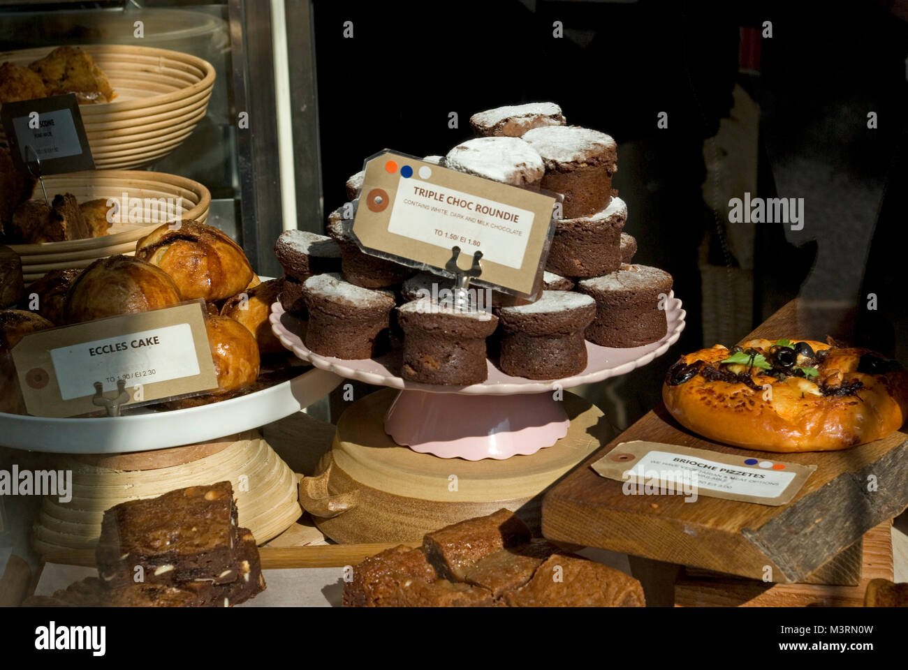 Two Magpies Bakery Stock Photo - Alamy