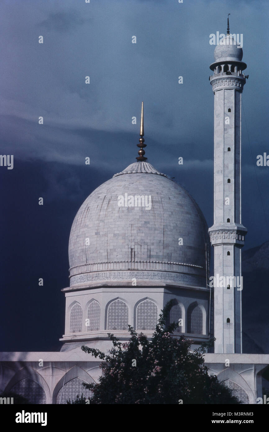 hazratbal mosque, Srinagar, Jammu and Kashmir, India, Asia Stock Photo ...