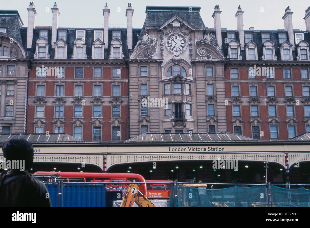 Victoria station london exterior hi-res stock photography and images ...