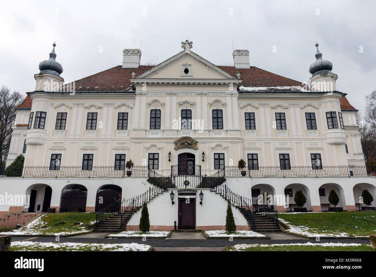 Teleki degenfeld castle hi-res stock photography and images - Alamy