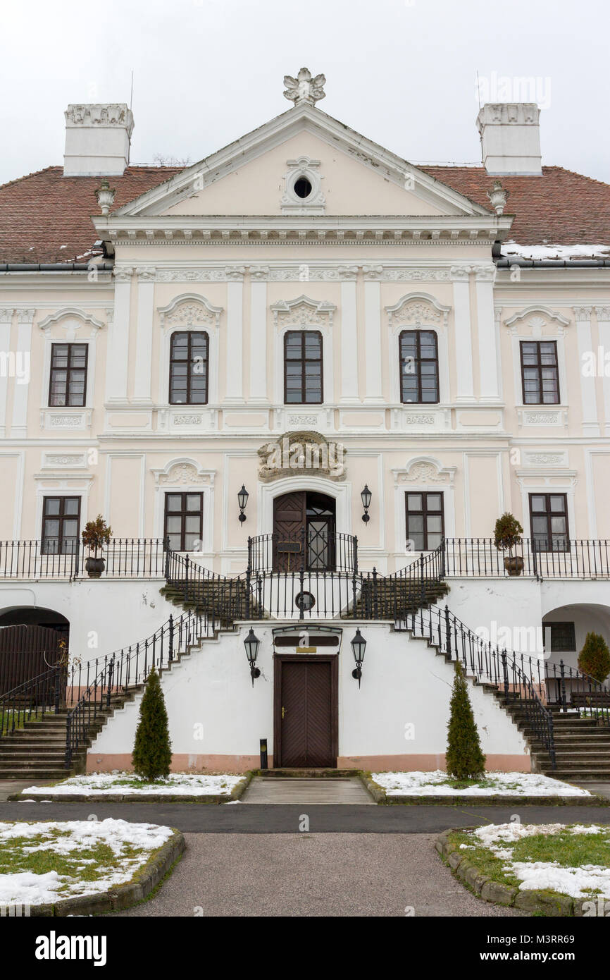 Teleki-Degenfeld castle in Szirak, Hungary Stock Photo - Alamy