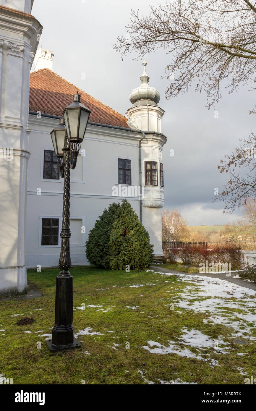 Teleki degenfeld castle hi-res stock photography and images - Alamy