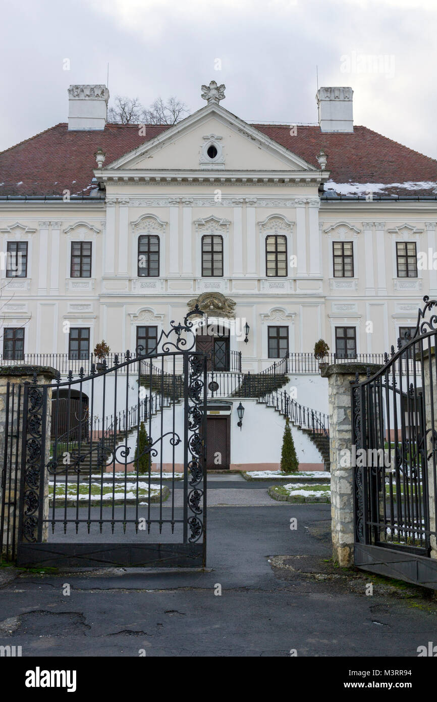 Teleki degenfeld castle hi-res stock photography and images - Alamy