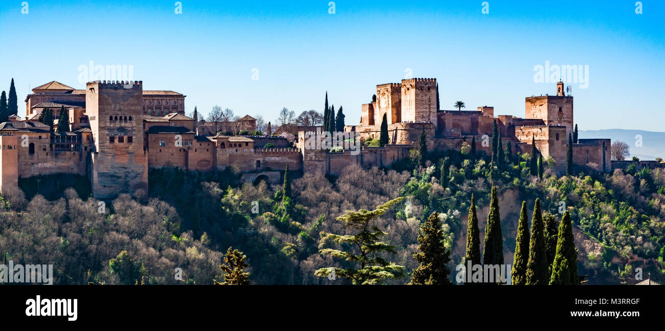 Granada, Spain: Alhambra palace and fortress complex Stock Photo - Alamy