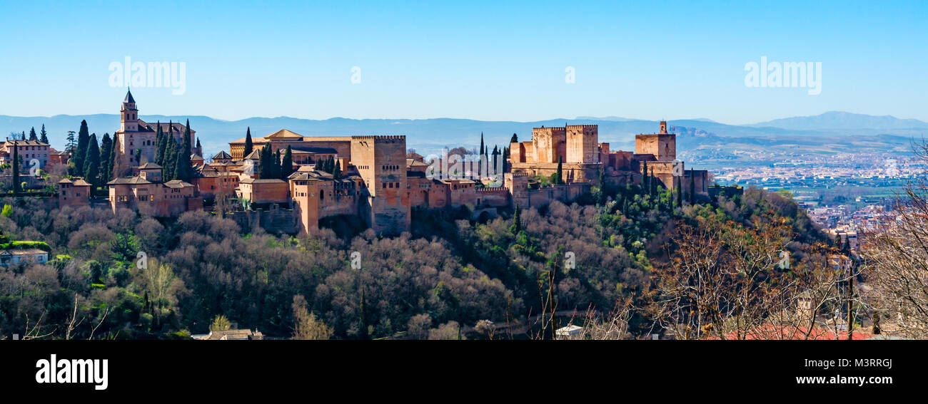 Granada, Spain: Alhambra palace and fortress complex Stock Photo - Alamy