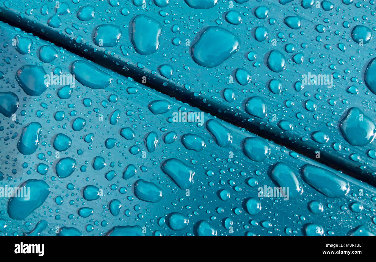 Water droplets on car / vehicle panels Stock Photo - Alamy