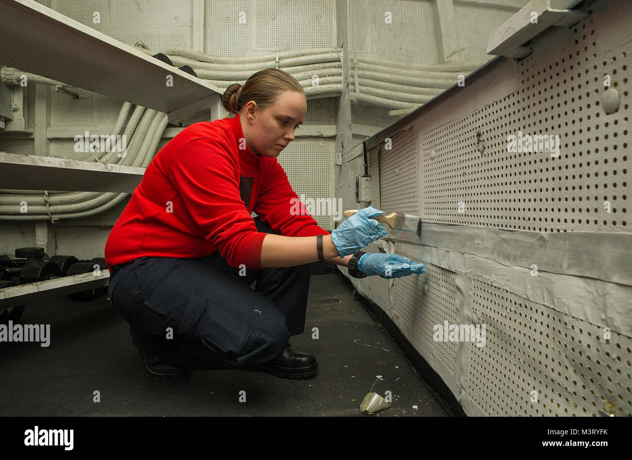 151002-N-EH855-017 PACIFIC OCEAN (Oct. 2, 2015) Aviation Ordnanceman ...