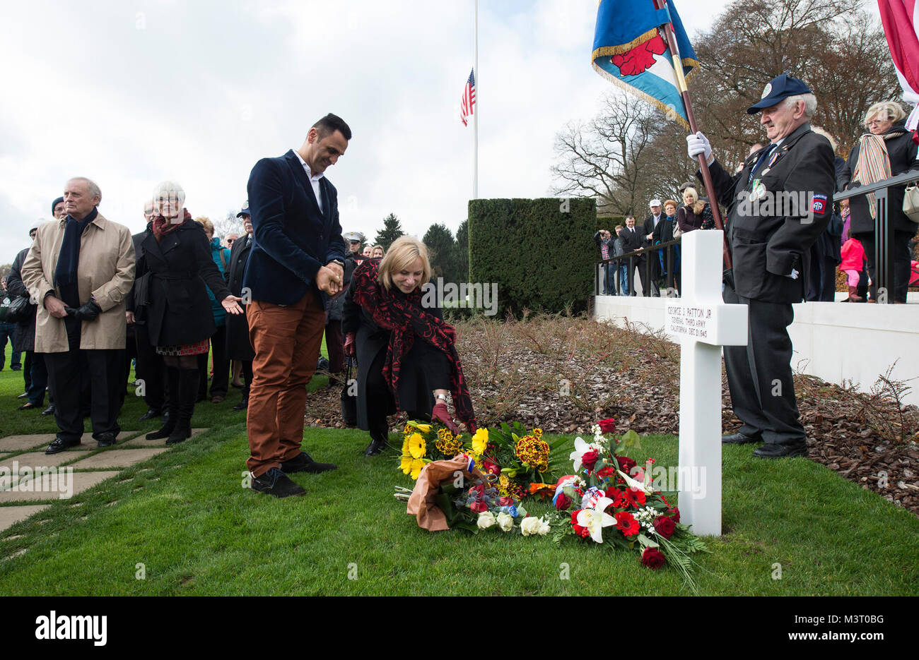 Guests of Mrs. Helen Patton lay down flowers on U.S. Army General ...