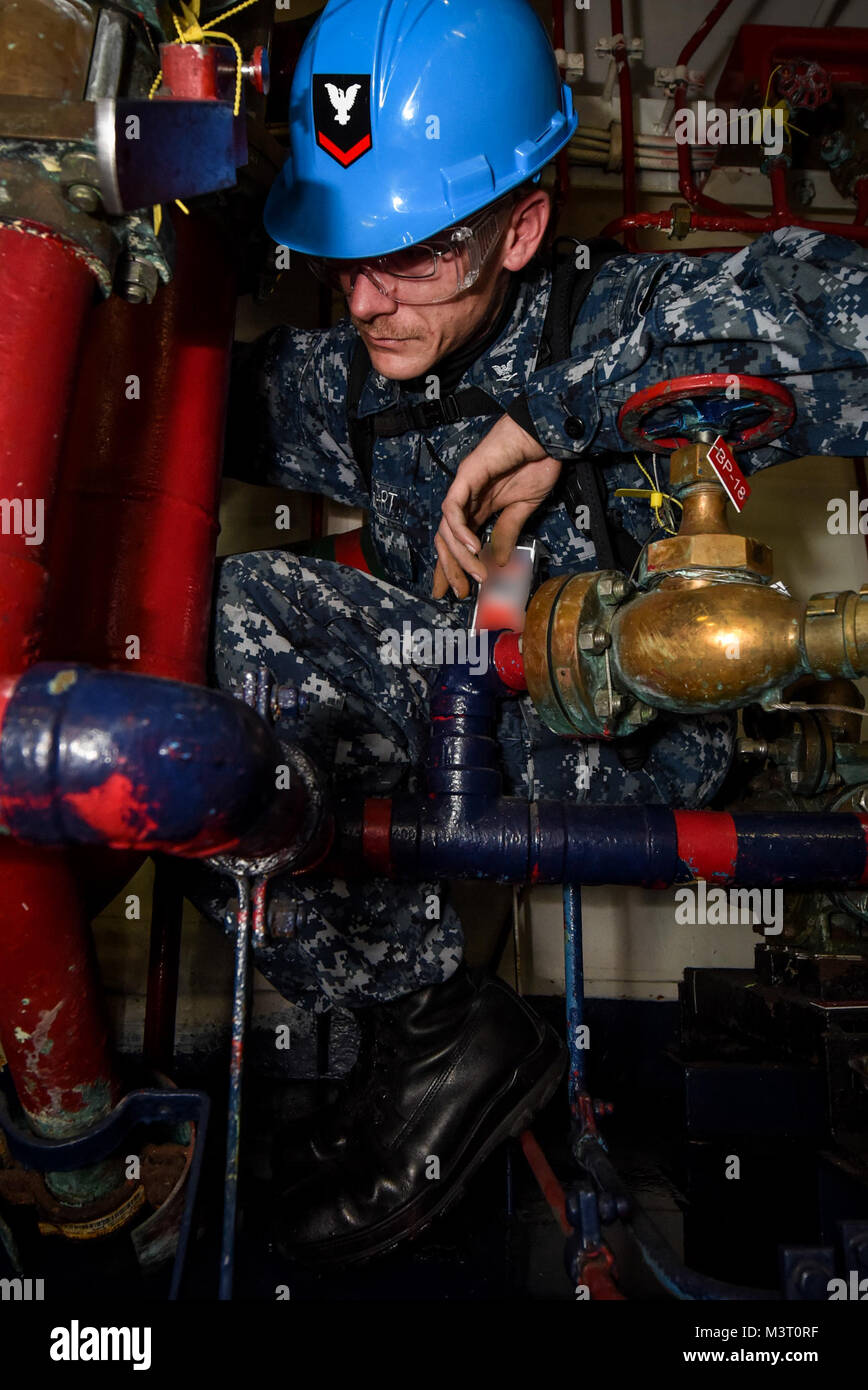 U s navy shipyard bremerton maintenence hi-res stock photography and ...