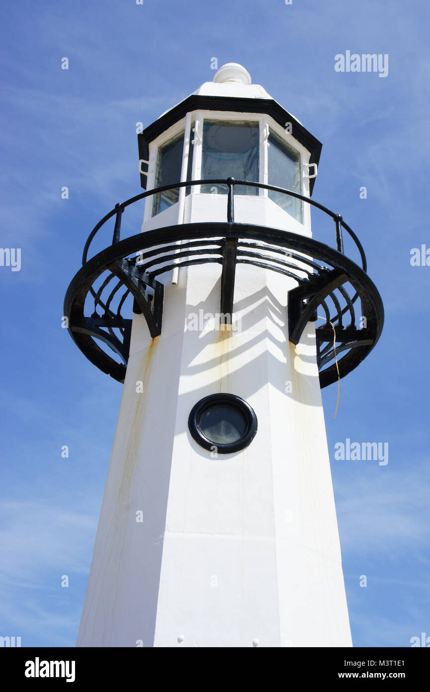 Lighthouse at the entrance of St Ives harbour Stock Photo - Alamy