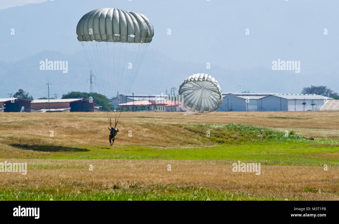 A U.S. Army Soldier with Special Operations Command South (Forward ...