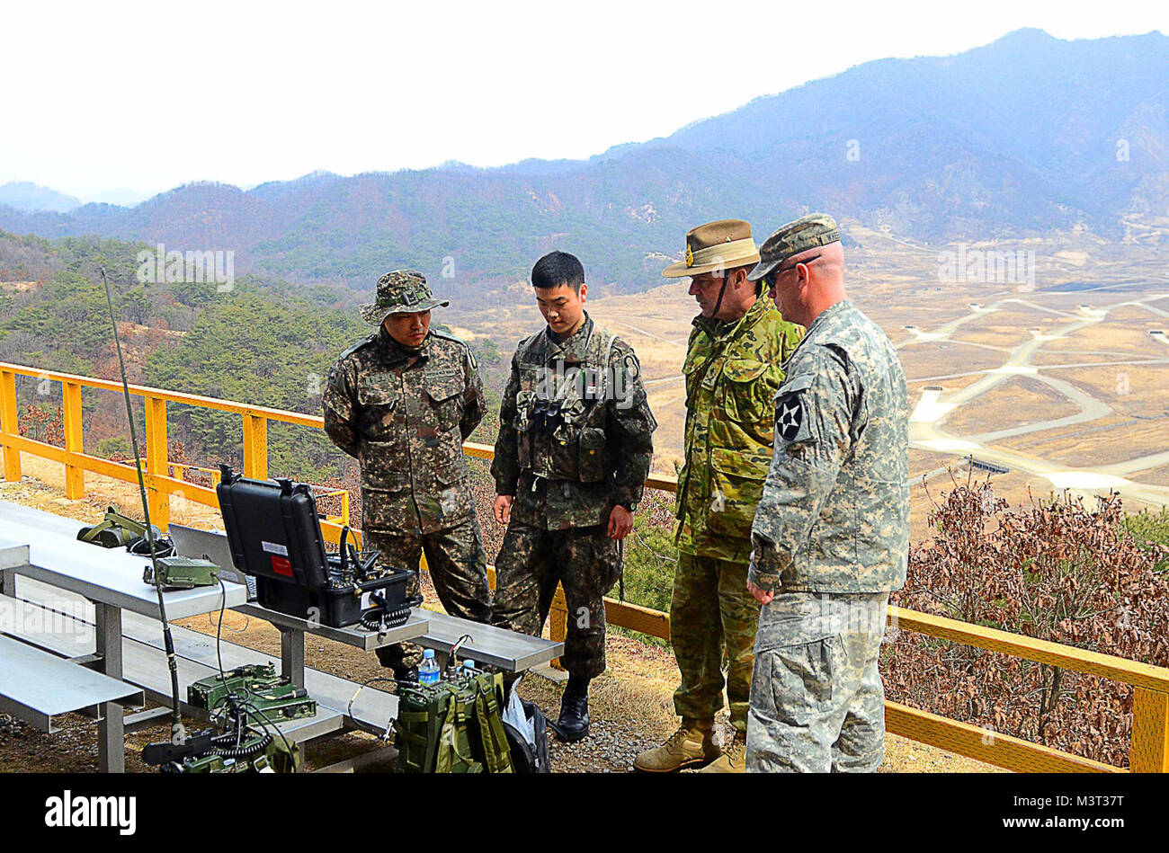 Republic of Korea Army soldiers (left)from the 137th Infantry, 16th ...