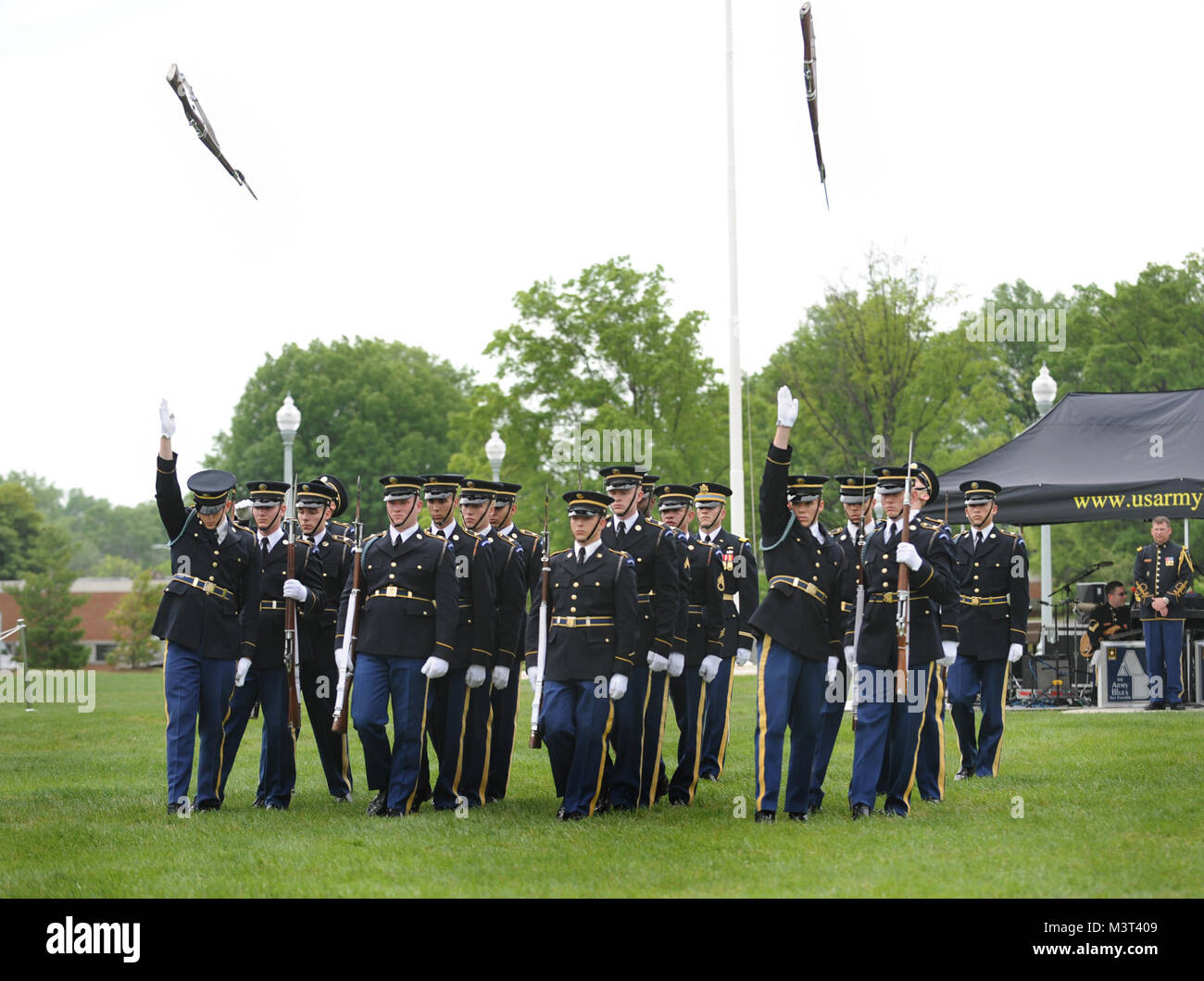 The United States Army Drill Team from the 3rd U.S. Infantry Regiment ...