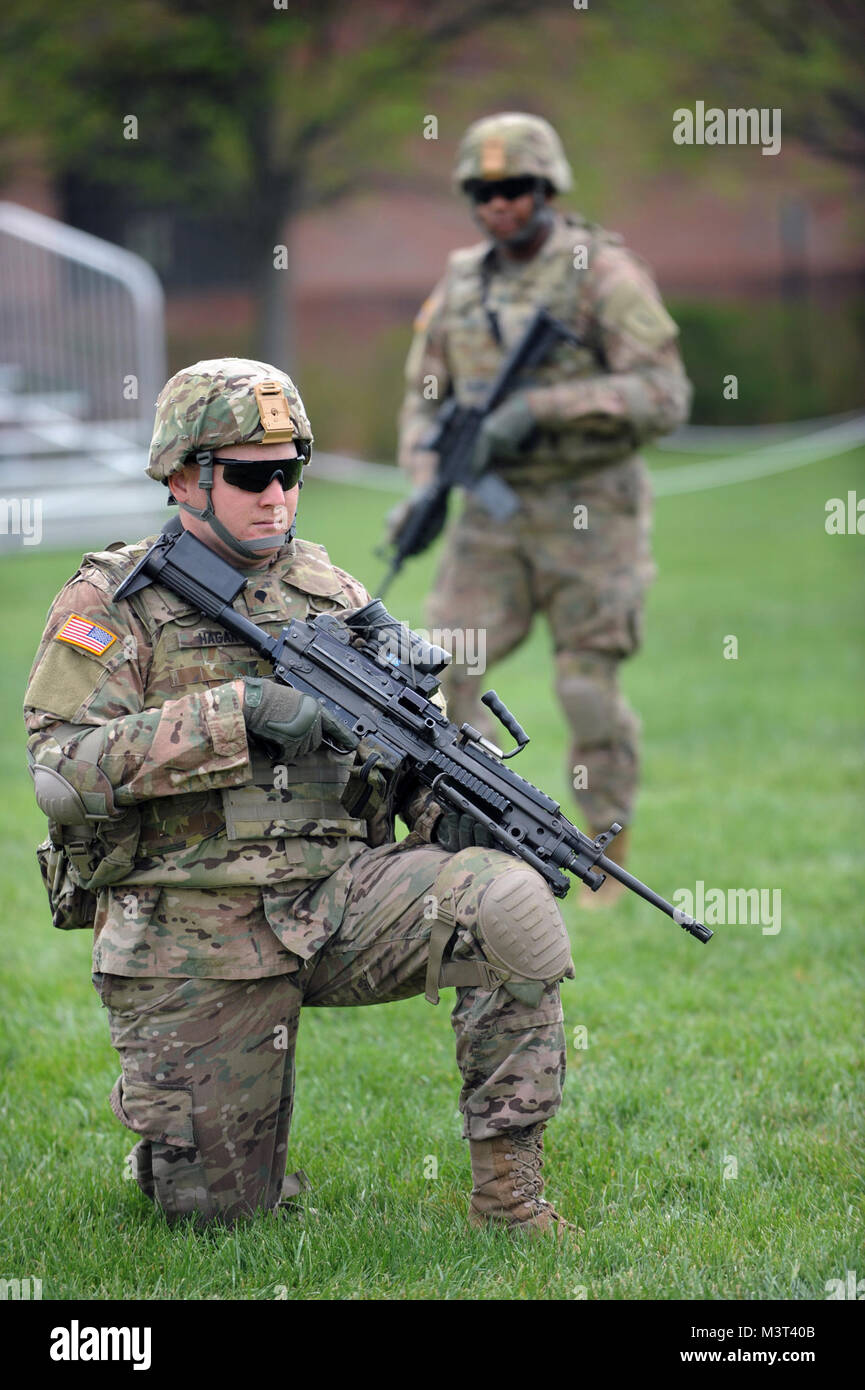 Soldiers from the 3rd U.S. Infantry Regiment (The Old Guard) wearing ...