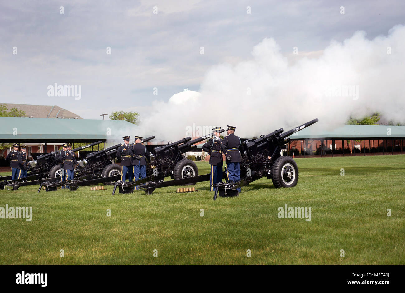 Presidential Salute Guns Battery soldiers from the 3rd U.S. Infantry ...