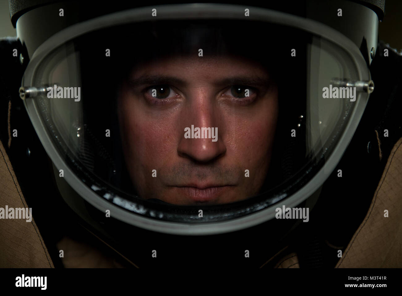 Staff Sgt. Jeffrey Queer wears a Med-Eng EOD 9 Bomb Suit. The EOD 9 ...