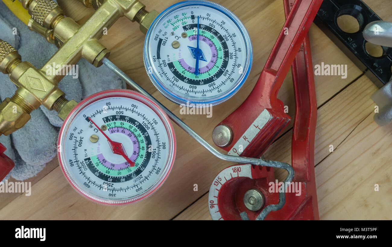 manometers measuring equipment for filling air conditioners Stock Photo ...