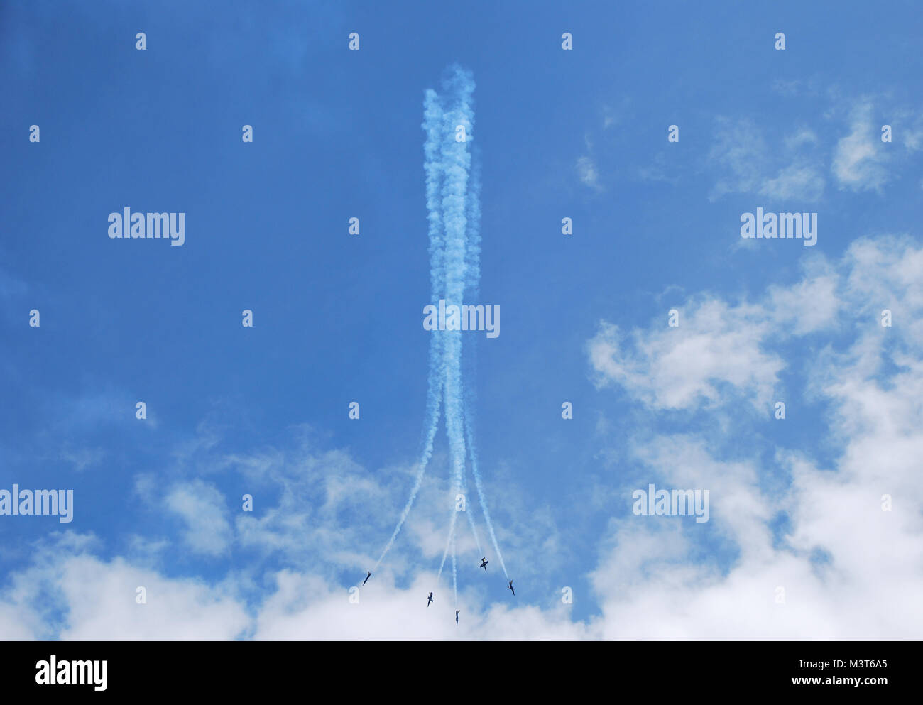 flightshow formation aircraft fly down Stock Photo - Alamy