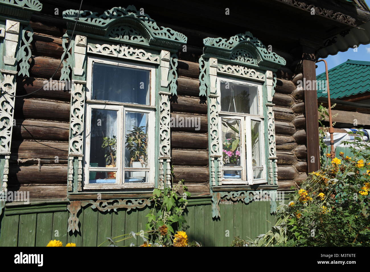 Russian farmhouse hi-res stock photography and images - Alamy