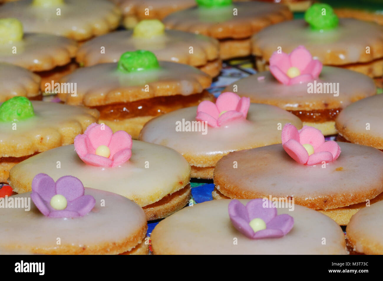 Easter biscuits hi-res stock photography and images - Alamy