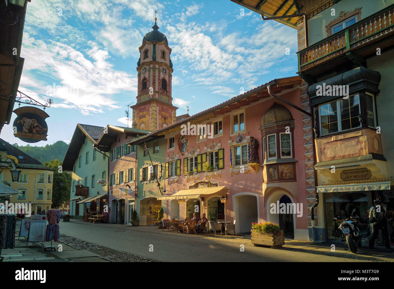 Hochstraße street in old German city of Mittenwald Stock Photo - Alamy