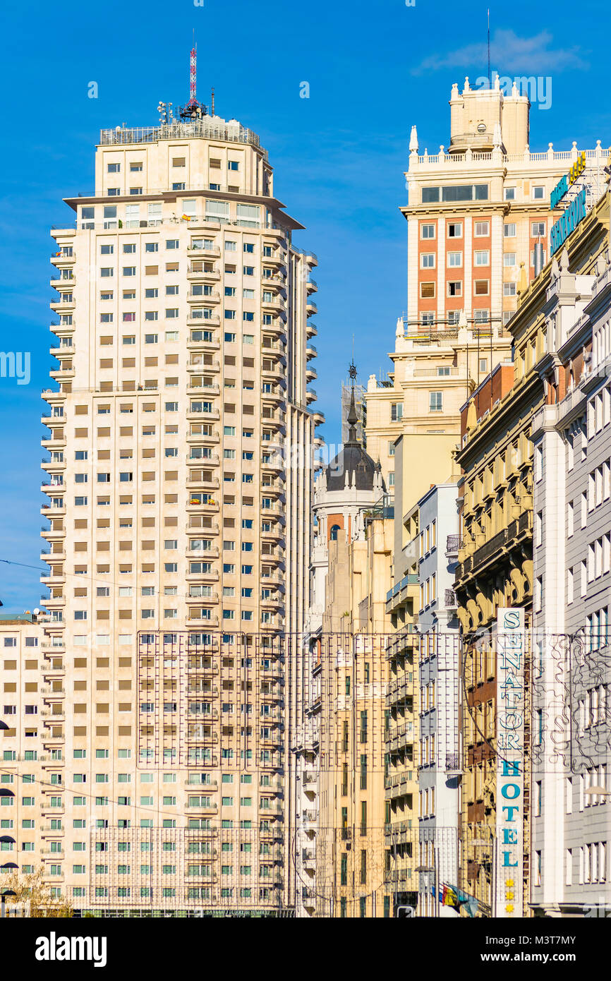 Spain madrid apartment building exterior hi-res stock photography and ...