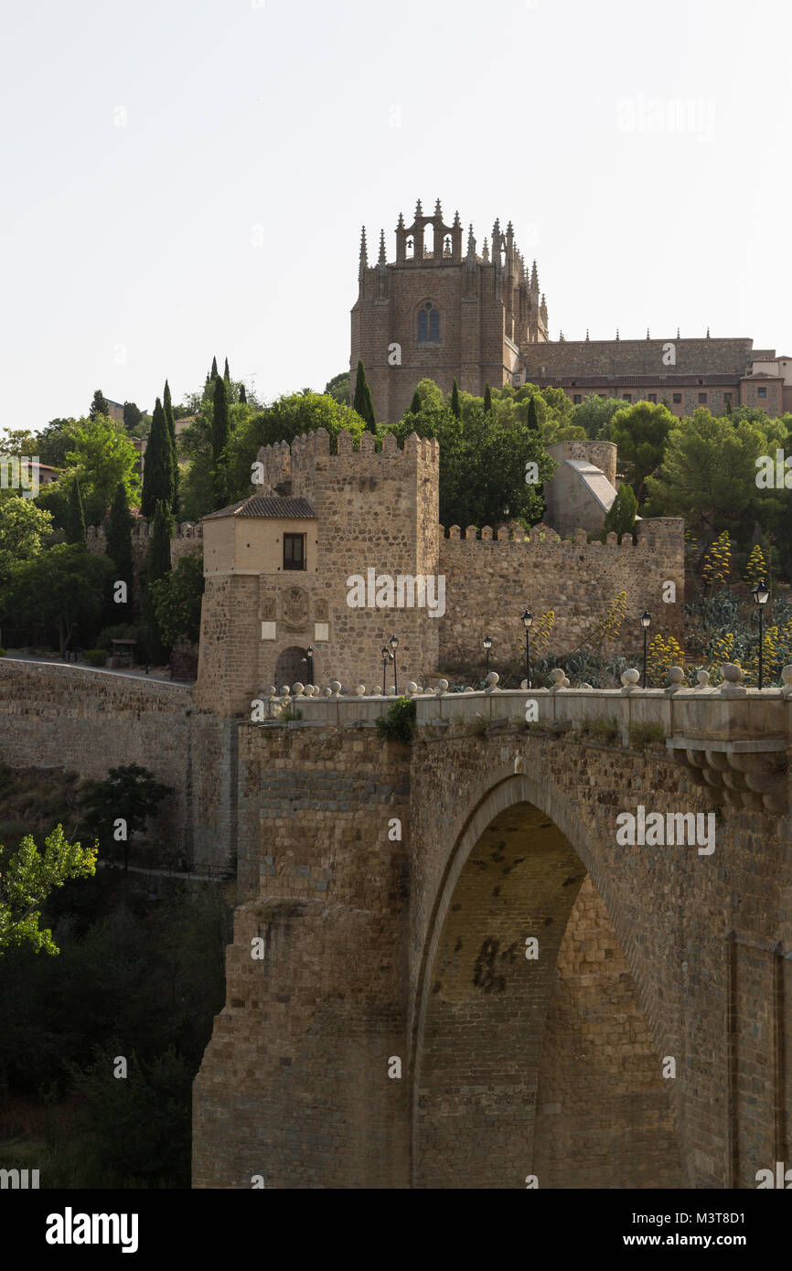 Medieval toledo hi-res stock photography and images - Alamy