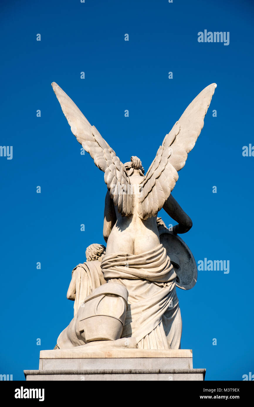 Statue berlin museum hi-res stock photography and images - Alamy